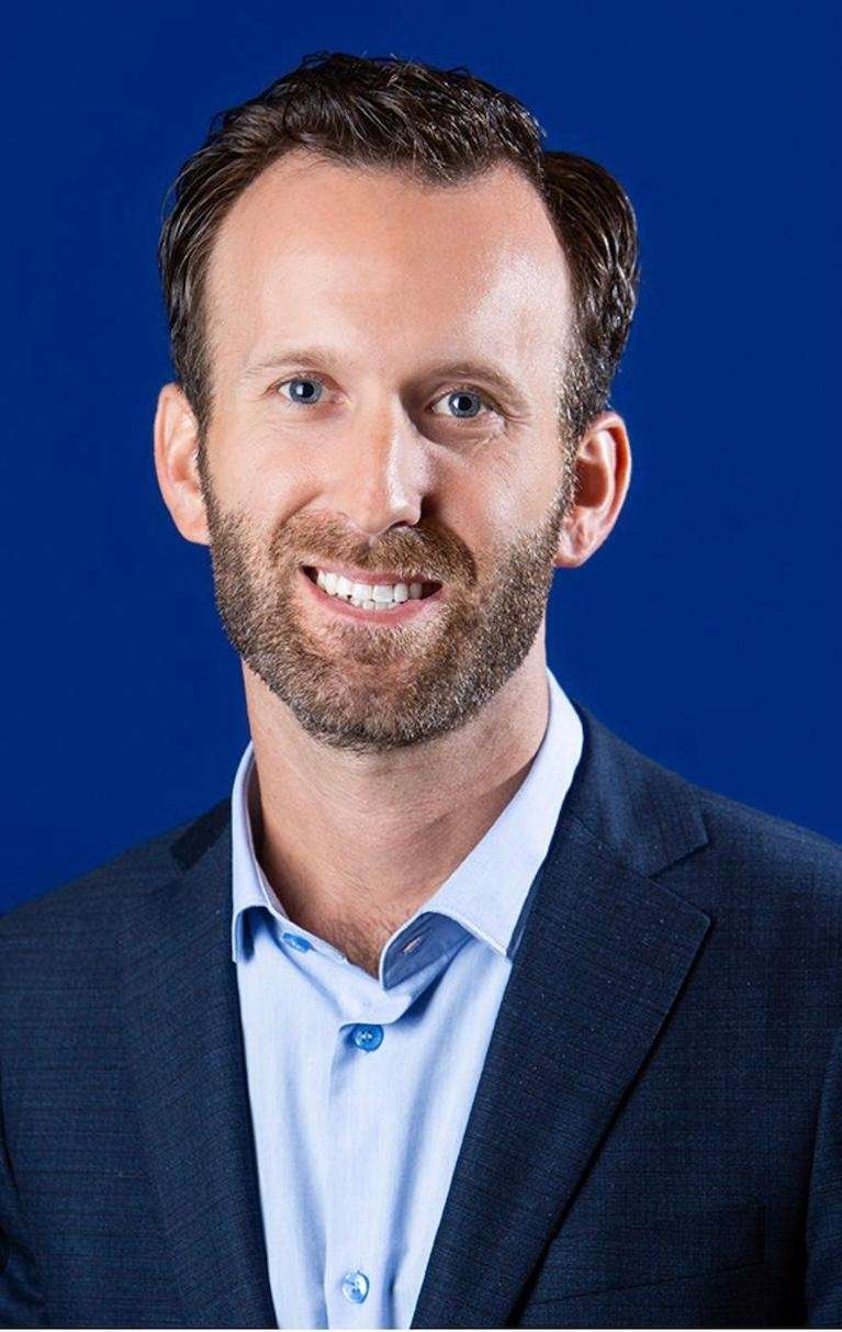 Dentist in Tampa FL | Dr. Freeman